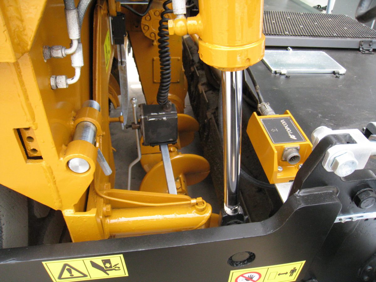 Caterpillar BB650 (Sold Out) – Loong Fatt