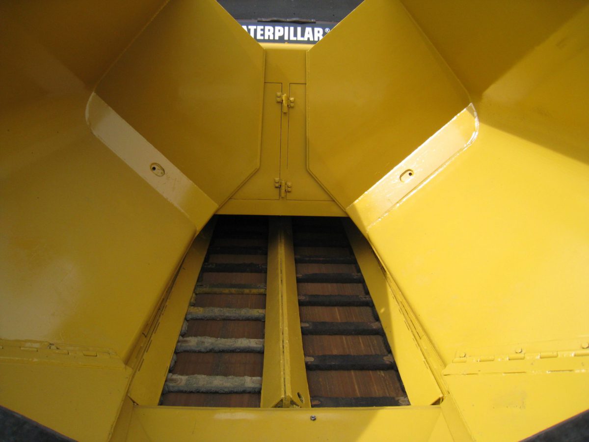 Caterpillar AP 600D (Sold out) – Loong Fatt